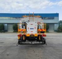 China 4 Ton Mobile Asphalt Distribution Truck 90km/h 5.5kw for Road Maintenance for sale