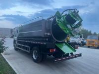 China Isuzu Desert Dry Sand Vacuum Truck with 10m Suction Pipe 205HP Diesel Engine and 10000L Tank Capacity for sale