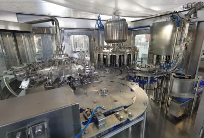China Aseptic Gravity Beverage Filling Line 7000-8000 BPH Mineral Water Bottle Filling Machine for sale
