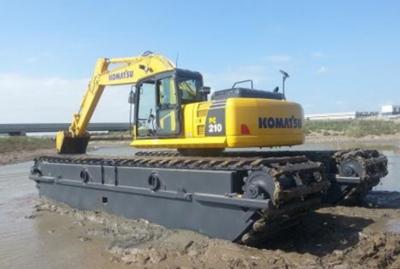 China Defeng Amphibious Excavator Customizable Floatation Capacity With Drive Motor For Operation In Wetland And Water Projects for sale