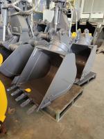 China 360 Rotating Tilt Bucket for 12-100 Ton Excavator Mud Dustpan OEM Custom Made for sale