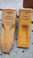 China Komatsu PC300 PC400 Excavator Bucket Teeth King Pin NBLF 4.0 IU3302 For  300 Series for sale