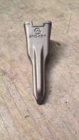 China Komatsu PC200 PC210 PC220 Excavator Rock Teeth 2713-1217RC 205-70-19570 RC for sale