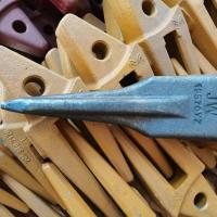 China Casting Steel Excavator Bucket Teeth 205-70-19570 Komatsu PC200 Rock Teeth for sale