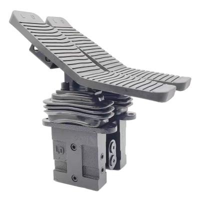 China 2021 New Excavator Hydraulic Foot Pedal Control Valve Wear Resistant for sale