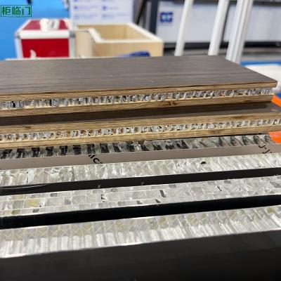 China Precision Aluminum Wood Honeycomb Panel Wear Resistant For Ceilings Wardrobes for sale