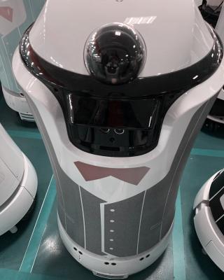China 10.5in Screen Hotel Delivery Robot Bottled Drinks 65dB for sale