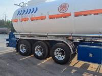 China Affordable 7T Steel Tank Semi-Trailer CIMC Semi-Trailer Offers Durable and Solution for sale
