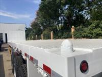 China Can pull 2040 feet of international containers made of high-strength steel multi-functional flat semi-trailer for sale