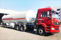 China The latest process design of CIMC is a three-axis liquid medium semi-trailer made of high-strength steel. for sale