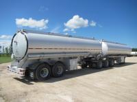 China CIMC Advanced B-Tank Fuel Tanker Semi Trailer: Engineered for Safe, Efficient Transportation of Liquid with Enhanced Capacity for sale