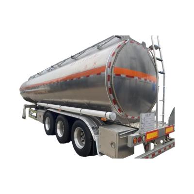 China CIMC Robust Fuel Tanker Semi Trailer: Designed for Safe and Efficient Transportation of Liquid Fuels and Hazardous Materials for sale