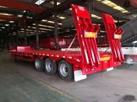 China Steel Or Aluminum Tri-axle 40/45/50/60 Tons Heavy-duty Transport Vehicle Low Flatbed Semi Trailer for sale