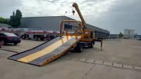 China Dongfeng Dolica 6 Speed Transmission 7.5T Tare Weight With 4 Ton Of Hydraulic Lifting Turnover Truck With Crane for sale