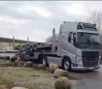 China Double Interconnect Steel Chassis Deck With Mechanical Suspension 13 To 18T Axles Transporter Car Semi Trailer for sale