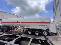 China CIMC S30408 Q345R 3 Axles air Suspension Yosts Landing Leg 50# Traction Pin LNG Tanker Truck for sale
