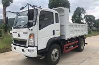 China Blue Light Dump Truck 4X2 with Fuel Tank Capacity 200-300L for sale