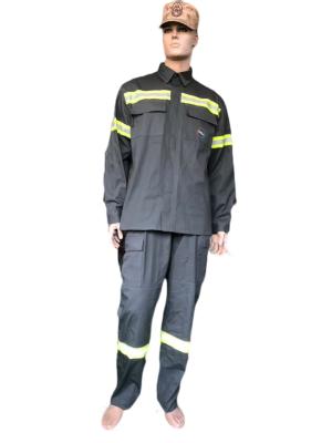 China Professional Fire Fighting Suit 0.5kg Waterproof Flame Retardant with Reflective Strips S-4XL Emergency Rescue Gear for sale