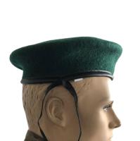 China Custom Wool Military Beret Cap Adjustable Size 52-64cm with 0.2kg Weight and Cotton Lining for sale