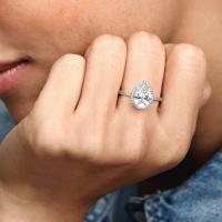 China Women's Engagement 925 Sterling Silver Rings 1Carat Moissanite Diamond for sale