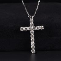 China Custom 925 Sterling Silver Moissanite Cross Necklace Jewelry Pendant Brilliance cut for sale