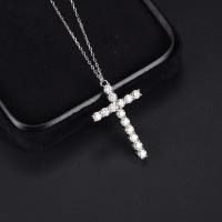 China Custom 925 Sterling Silver Moissanite Cross Necklace Jewelry Pendant Brilliance cut for sale