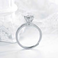 China Round Moissanite Jewelry Women 1carat Moissanite Platinum Engagement Rings for sale