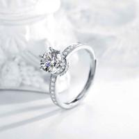 China Round Moissanite Jewelry Women 1carat Moissanite Platinum Engagement Rings for sale