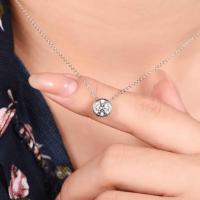 China Women 1ct Diamond Moissanite Solitaire Necklace 925 Sterling Silver OEM for sale