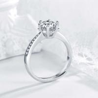 China Custom Solitaire Moissanite Jewelry 1ct Engagement Rings Emerald Cutting for sale