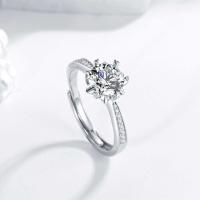 China Custom Solitaire Moissanite Jewelry 1ct Engagement Rings Emerald Cutting for sale