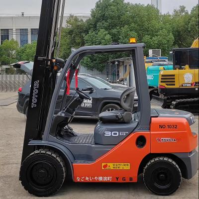 China Second-hand TOYOTA 8FDN30 Forklift Truck 3 Tons Rated Load SAS Stabilization System Blessing for sale