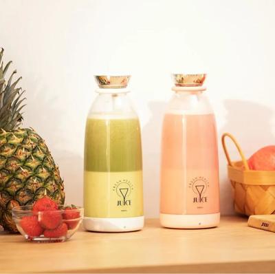 China 500ml USB Rechargeable Portable Blender 60W Mini Sports Juicer Mixer with PETG Bottle for sale