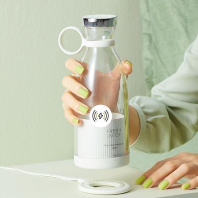 China Greaz 350ml Portable Electric Fresh Juice Blender USB Rechargeable Mini Blender 7.4V 50W for sale