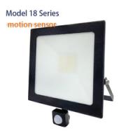China Outdoor 50w Waterproof LED Solar Flood Lights Anti Glare Warm White for sale