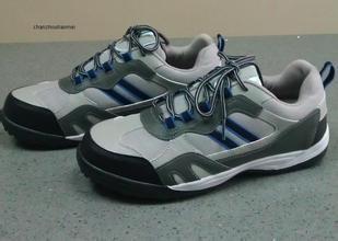 China Customized Unisex Industrial Safety Products Lightweight Steel Toe Shoes for sale