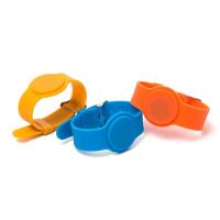 China Colorful Silicone RFID NFC Wristband with 1-6M Read Range and -40°C to +65°C Operating Temperature for Cashless Payments for sale