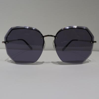 China Polygon Classic Non Glare Sunglasses For Driving Anti Reflective Metal Polarized for sale