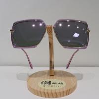 China Polygon Anti Reflective Sunglasses TR90 , Transparent Purple Polarized Sunglasses for sale