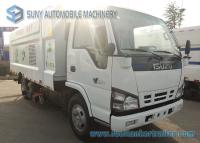 China Isuzu 4 X 2 5000L Vacuum Road Sweeping Truck 2000KG Loading Capacity for sale