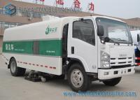 China Dust Sunction Isuzu Sanitation Truck , 6 Wheels 4 X 2  3500KG Road Cleaning Truck for sale