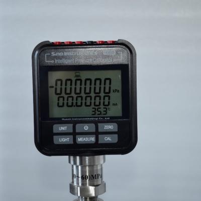 China HS602 Intelligent Pressure Calibrator 0.025% F.S Accuracy 2500 bar 1/4NPT M Connector for sale
