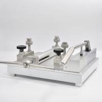 China Pneumatic Pressure Calibrator 140 bar Control Valve Calibration Pump -0.95 to 140 bar for sale