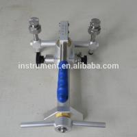 China 0.1mbar Adjustment Resolution HS703 Hand-operated Calibration Pressure Source in Buna-N for sale