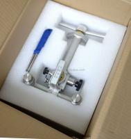 China 0.1mbar Adjustment Resolution HS703 Hand-operated Calibration Pressure Source in Buna-N for sale
