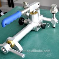 China HS703 Handheld Pressure Calibration Pump 60bar for Vacuum Low Pressure Industrial Use for sale