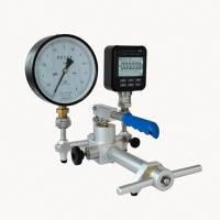 China Handheld Pressure Calibrator Pump 60bar Portable Pressure Calibrator 0.05% F.S Accuracy for sale