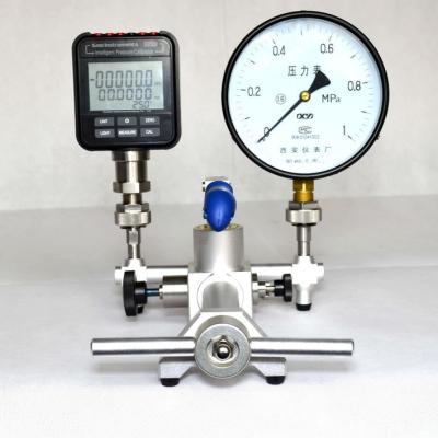 China ISO Certified Manual Air Pressure Calibration Pump 40bar 60bar for Industrial Use for sale