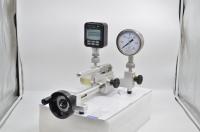 China Hydraulic Oil Pressure Comparator 0-700 bar Portable Calibration Pump HS705 for sale
