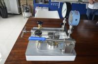 China HS706 High Pressure Hydraulic Hand Pump Calibrator 0-2500 bar 1 kPa Resolution for sale